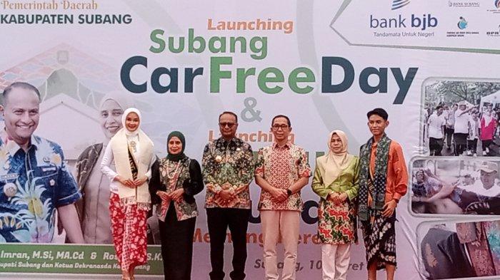 Promosikan Batik Subang, Warga Hingga Pejabat Kompak Pakai Batik Khas ...