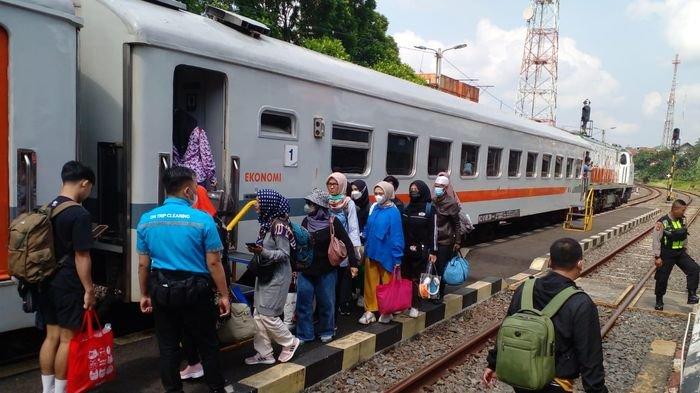 Cara Beli Tiket Kereta Api Flash Sale untuk Mudik Rp 100 Ribu Rute Bandung-Surabaya, Perhatikan ...