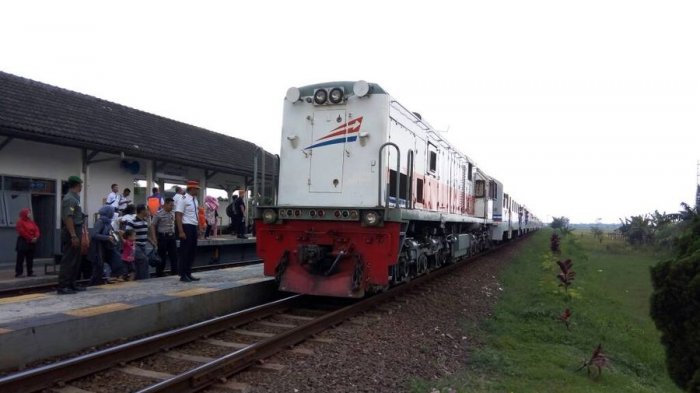 Mulai 1 Juni 2023 Kereta Commuter Line Bandung Raya dan Garut Berhenti di Stasiun Gedebage ...