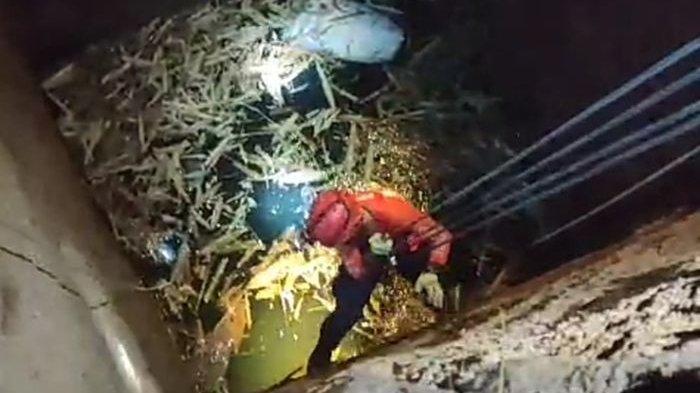 Pencari Rumput Tewas Tercebur Sumur di Cijambe Subang, Evakuasi Korban ...