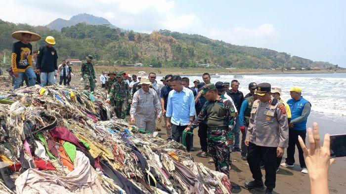 Pantai Cibutun Sukabumi Sampah And Pltu Palabuhanratu Bey Machmudin Minta Sumber Sampah