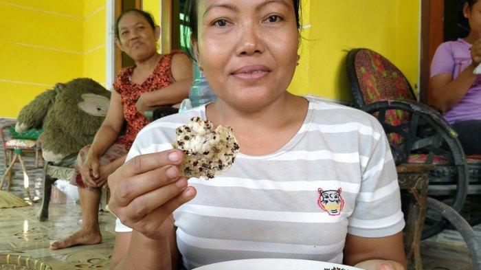 Mengintip Cara Pembuatan Emping Tike Khas Indramayu yang Kini Mulai ...