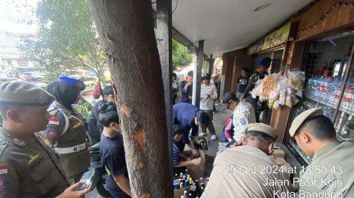 Dua Kios Miras di Bandung Digerebek Satpol PP, Ratusan Botol Disita dan Pemiliknya Disidang ...