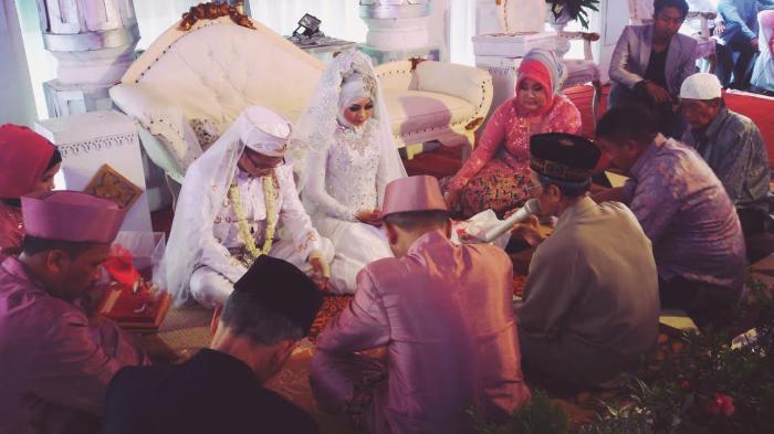 BERITA FOTO - Menikah di Saat Gerhana Matahari Total - Tribunjabar.id