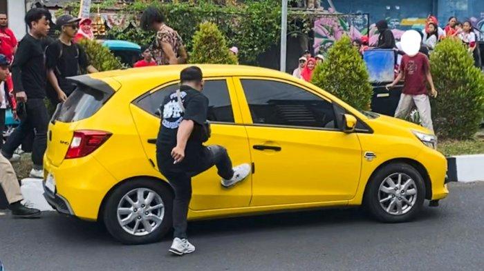Viral Video Mobil Kuning Nyaris Dirusak Warga di Kota Tasikmalaya, Lawan Arah dengan Karnaval ...