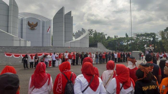 Koalisi Rakyat Bersatu Peringati Kemerdekaan Indonesia ke-77 di Monju ...