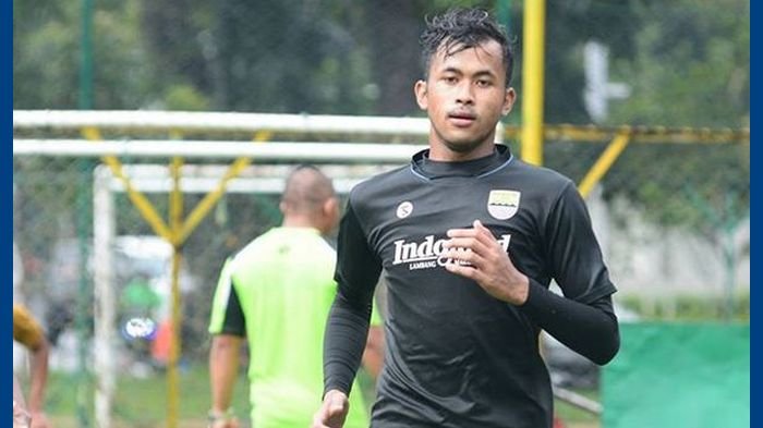 Kiper Persib Bandung Ini Harus Rela Berlebaran Jauh dari Keluarga ...