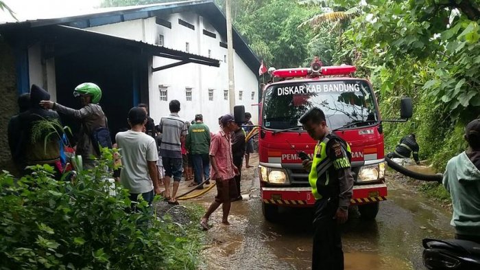 Pabrik Kain Waring di Majalaya Kebakaran, Kerugian Capai Miliaran ...