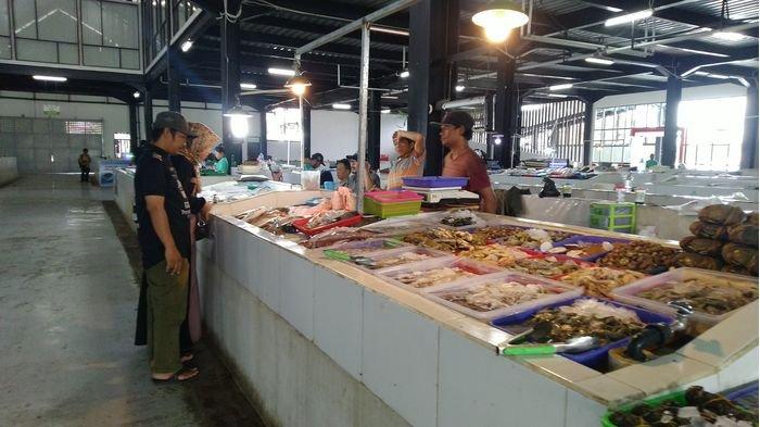 Pasar Ikan Modern Sepi Pembeli, Pedagang Ikan Berharap Pengelola dan ...