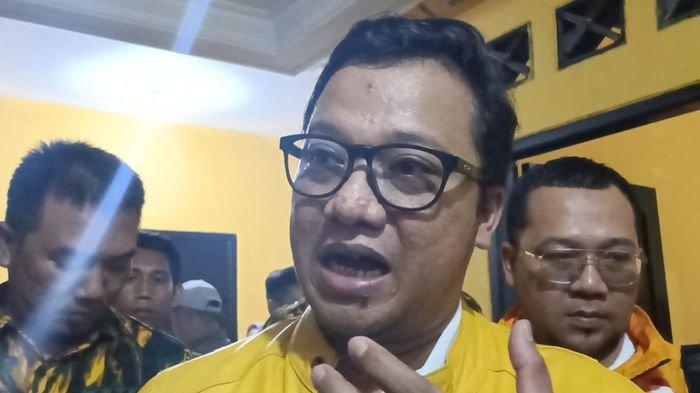 Ditinggal Anak Dedi Mulyadi, Golkar Tunjuk Daniel Mutaqien Syafiuddin ...