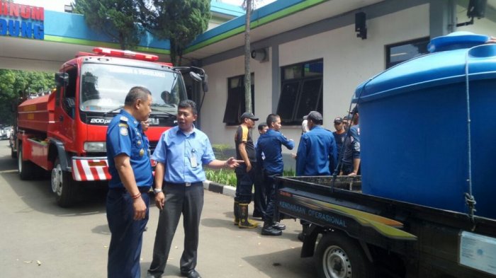 PDAM Tirtawening Distribusikan 12 Tangki Air untuk Warga Setiap Harinya ...