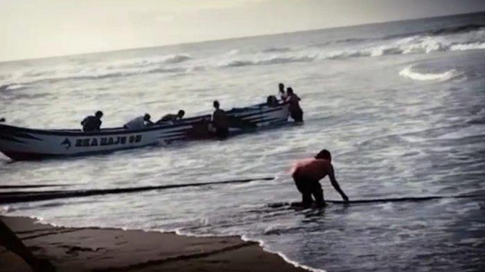 Nelayan Sukabumi Kena Musibah, Perahu Terbalik saat Dihantam Gelombang Tinggi - Tribunjabar.id