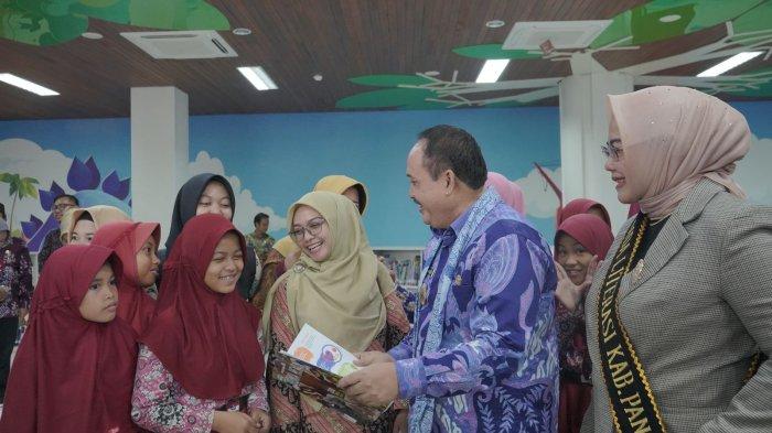 Cara Pinjam Buku di Perpus Daerah Pangandaran, Boleh Dibawa Pulang 1 ...