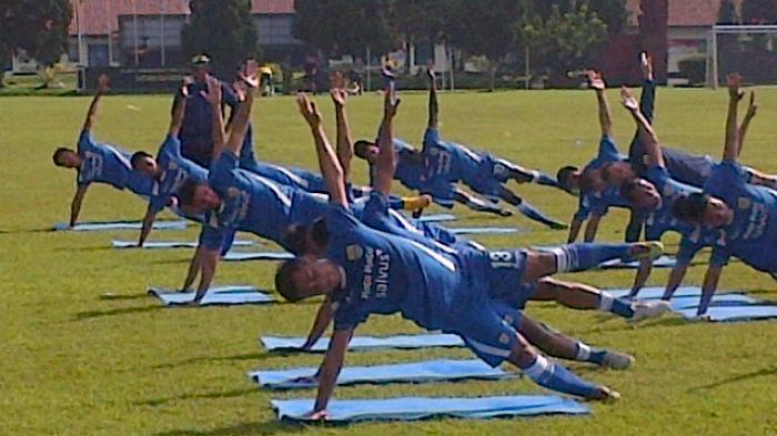 BERITA FOTO: Mau Lihat Persib Latihan? Pagi Ini Latihan di Pusdik Pom ...