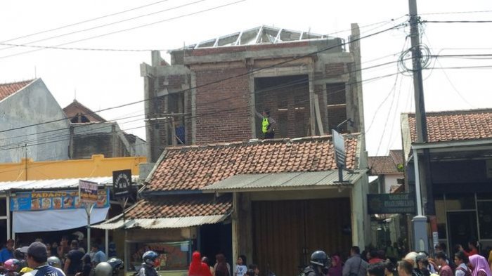 Pekerja Bangunan Tewas Tersengat Listrik - Tribunjabar.id