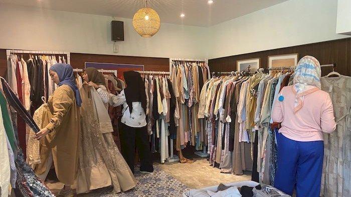 Yuk Berburu Barang Preloved Milik Influencer, Ada Banyak Baju Keren yang Modis - Tribunjabar.id