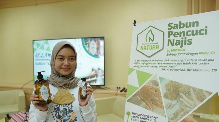 Dibuat Dari Tanah Liat, Ini Kelebihan Sabun Pembersih Najis Karya PPNN ...