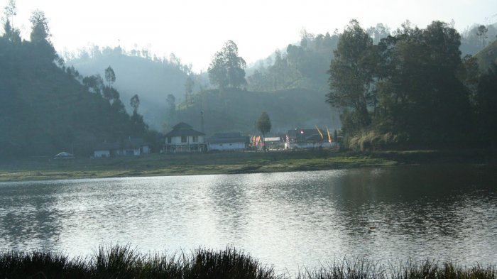 Ranu Pani Sempat Membeku, Ini Foto-foto Indahnya Danau di Lereng Gunung ...