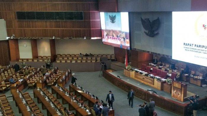 Di Depan Gedung DPR RI Banyak Mahasiswa Demo, Tapi Ruang Rapat ...