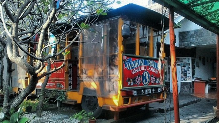 Unik, Resto Aloha Aina di Bandung Ini Menawarkan Suasana dan Menu ...