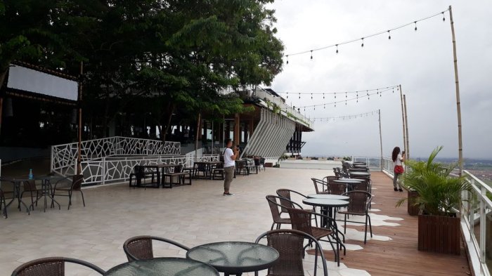 Resto Batu Kincir, Wisata Kuliner di Atas Gunung Batu, Cocok Buat Kamu ...