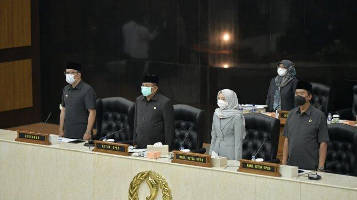 Gubernur Jawa Barat Ridwan Kamil Sampaikan Nota Pengantar Raperda ... Gubernur Jawa Barat Ridwan Kamil Sampaikan Nota Pengantar Raperda ...