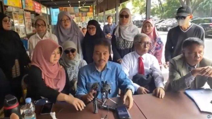 Roy Suryo dan Dokter Tifa Tiba di Bareskrim, Diperiksa terkait Tuduhan Ijazah Palsu Jokowi ...