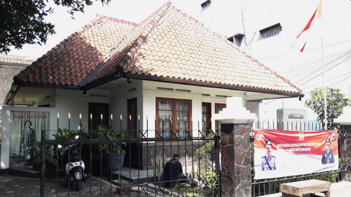 Mengenal Rumah Ibu Inggit Garnasih, Istri Pertama Presiden Soekarno ...