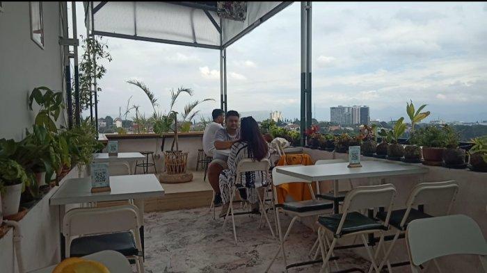 Ruv Bistro, Tempat Kuliner di Atas Rooftop, Menawarkan Keindahan ...