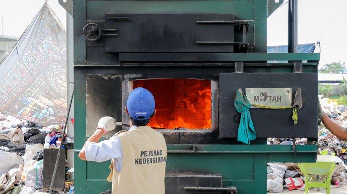 Melihat Motah-6, Mesin Pengolah Sampah yang Ramah Lingkungan di Bandung, Bakar 1 Ton Sampah Per ...