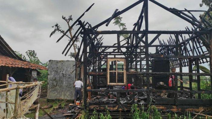 Satu Rumah di Sukabumi Ludes Jadi Abu, Terbakar Akibat Jilatan Api dari Tungku Memasak ...