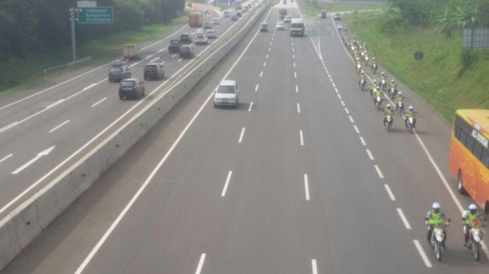 11 Kendaraan Tabrakan Beruntun di Tol Jakarta-Cikampek, Begini Kondisi Para Pengemudi ...