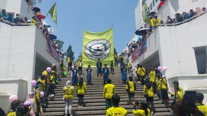 Semarak Parade Wisuda April ITB 2023 - Tribunjabar.id