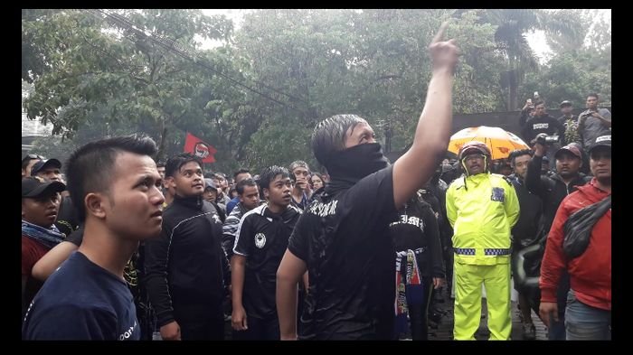 Persoalan Ini Bikin Bobotoh Malu Hingga Akhirnya Padati Lapangan ...