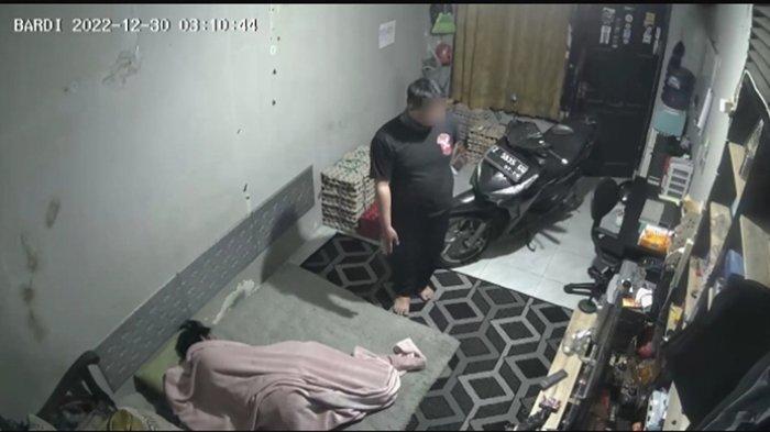 Maling Diduga Pakai Ilmu Hitam Terekam CCTV, Masuk ke Sekretariat Komunitas Pendaki di Garut ...