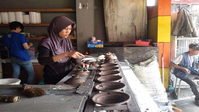 Hmmm. . . Pilihan Rasa Serabi yang Melimpah ala Surabi Imut di Jalan ...