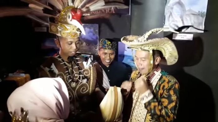 VIDEO: Ratusan Perwira Siswa Seskoad Kenakan Pakaian Adat Tradisional ...