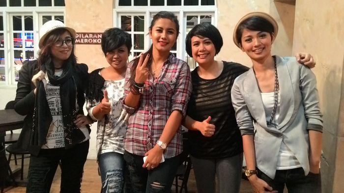 SHE Tampil Dengan Formasi Baru - Tribunjabar.id