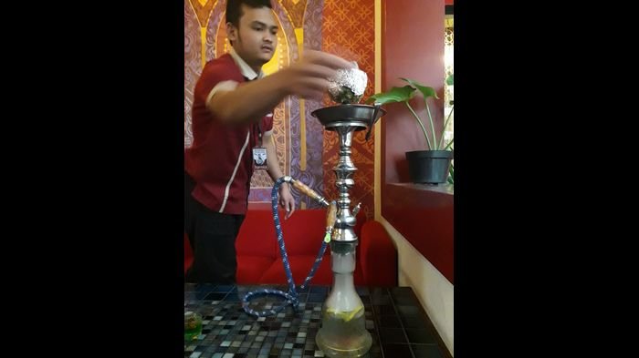 Menikmati Sensasi Shisa, Rokok Ala Timur Tengah di Qahwa Resto Bandung ...