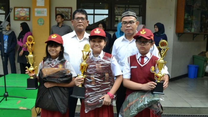 Keren, 3 Siswa SD BPI Ini Berhasil Mereview Puluhan Buku - Tribunjabar.id