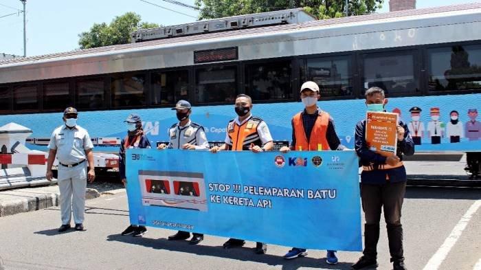 Kecepatan Kereta Api Meningkat, PT KAI Daop 3 Ingatkan Warga Tertib Berlalu Lintas di ...