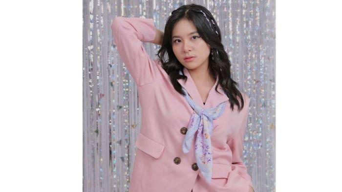 Sosok Zee Resmi Umumkan Akan Lulus dari JKT48, Sebut Ingin Lebih Banyak Pencapaian: Mohon ...