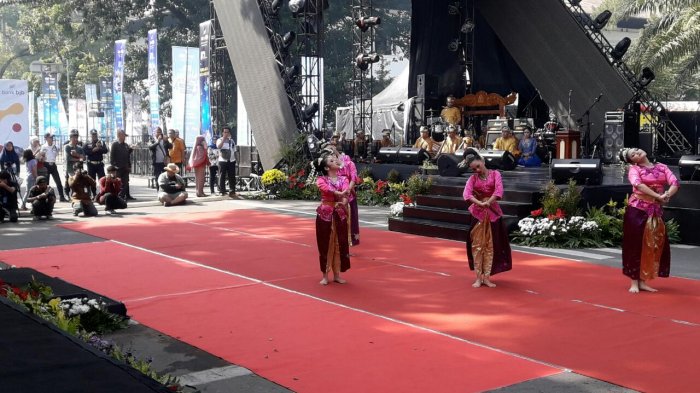 Tarian Khas Sunda dan Madura, Buka Acara Harmoni Budaya Jawa-Sunda di ...