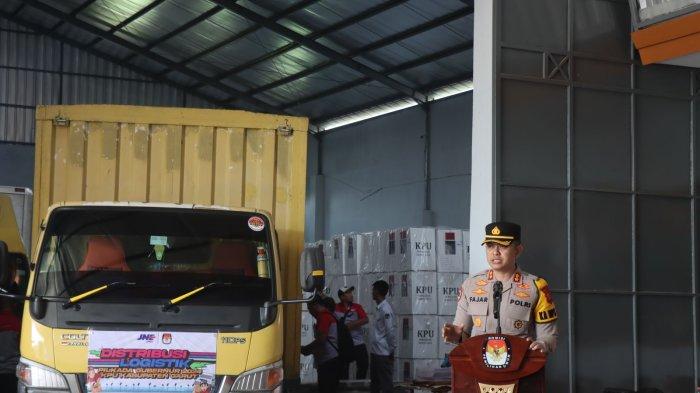 KPU Garut Distribusikan Logistik untuk Pilkada 2024, Dikawal Ketat Aparat Keamanan - Tribunjabar.id