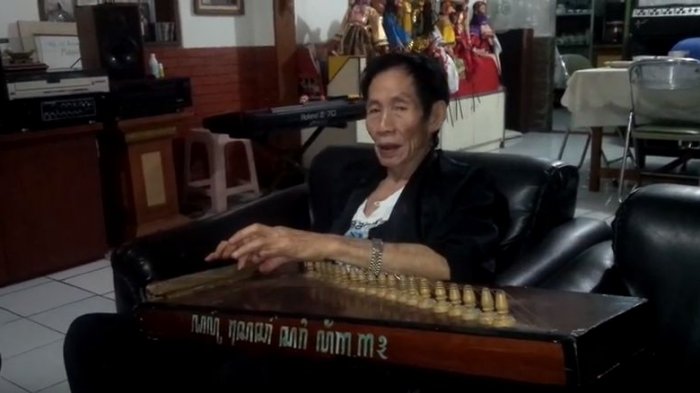 Musisi Sunda Beretnis Cina Tan De Seng Sedang Jalani Perawatan di Rumah ...