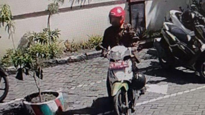Aksi Memalukan Perangkat Desa Bermotor Pelat Merah Terekam CCTV, Ambil Helm Mahal di Pengadilan ...