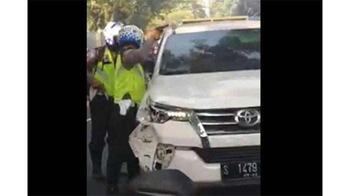 Aksi Heroik Polisi Kejar Mobil Fortuner yang Tabrak Lari Pengendara Motor Hingga Patah Kaki ...
