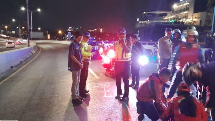 Kecelakaan di Bandung, Melaju Melawan Arah, Pengendara Motor Tertabrak ...