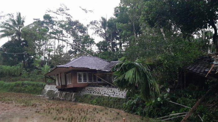Tak Kuat Diterjang Longsor setelah Hujan Deras, 5 Rumah Warga di Cianjur Rusak - Tribunjabar.id