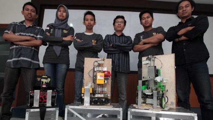 Tim Robotika Unikom Tak Gentar Meski Dilarang Bawa Baterai Litium ...